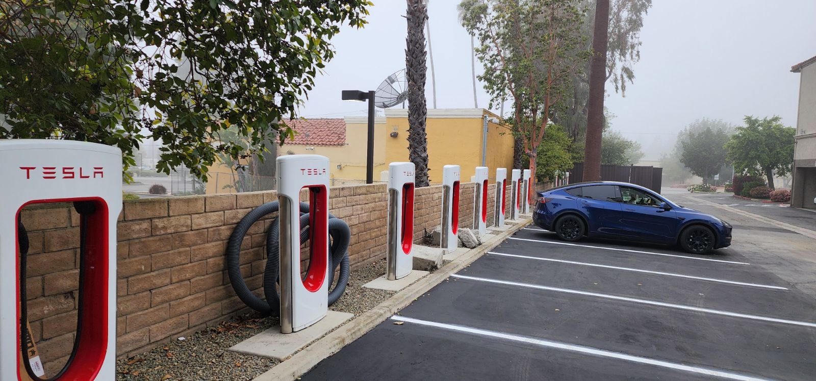 Simi Valley Gets New Tesla Supercharger Station – Simi Valley News ...
